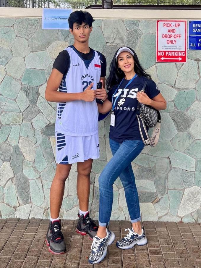 5 Potret Marco Anak Diah Permatasari, Sering Dikira Brondongnya ...