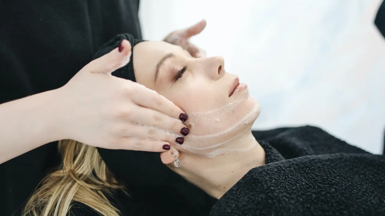 Macam-Macam Scrub, Manfaat dan Cara Menggunakannya yang Benar Biar ...