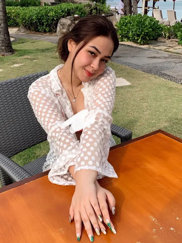 6 Potret Jessica Klopper Kakak Rebecca Klopper yang Tak Kalah Menawan ...