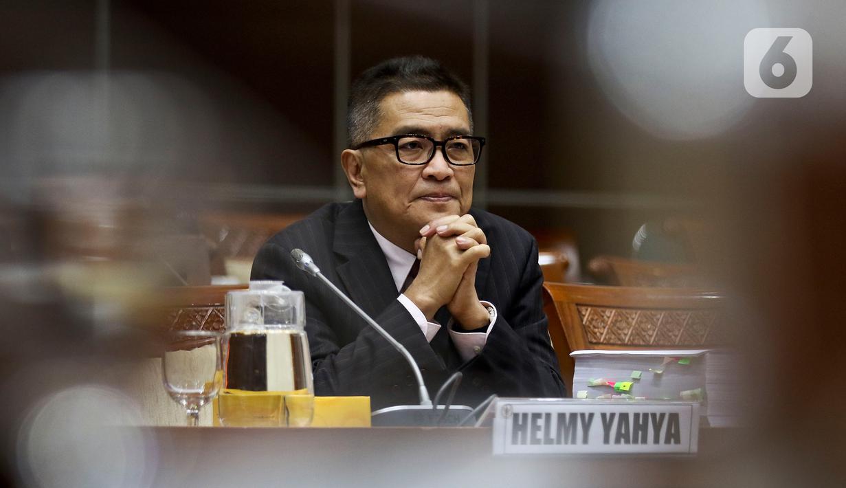 FOTO: Helmi Yahya Jelaskan Pemecatannya ke Komisi I DPR - Foto Liputan6.com
