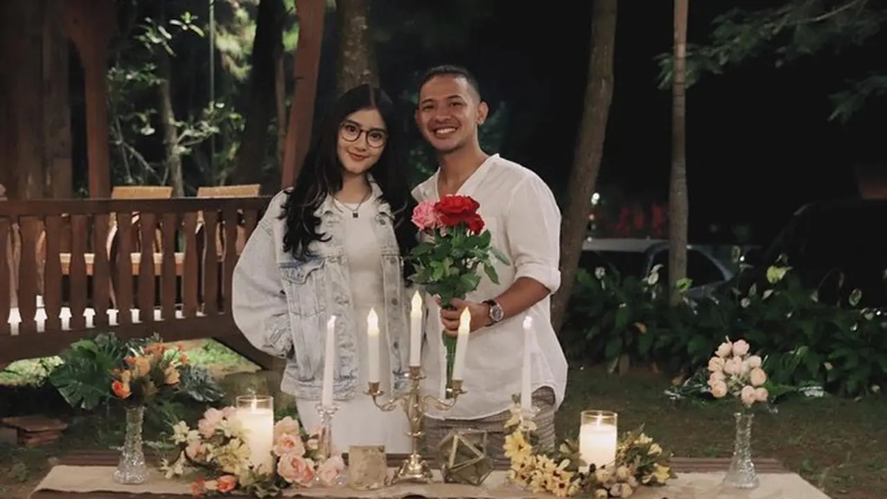2 Tahun Pacaran, Ini 7 Potret Terbaru Ghea Youbi dengan Kekasih - Hot ...