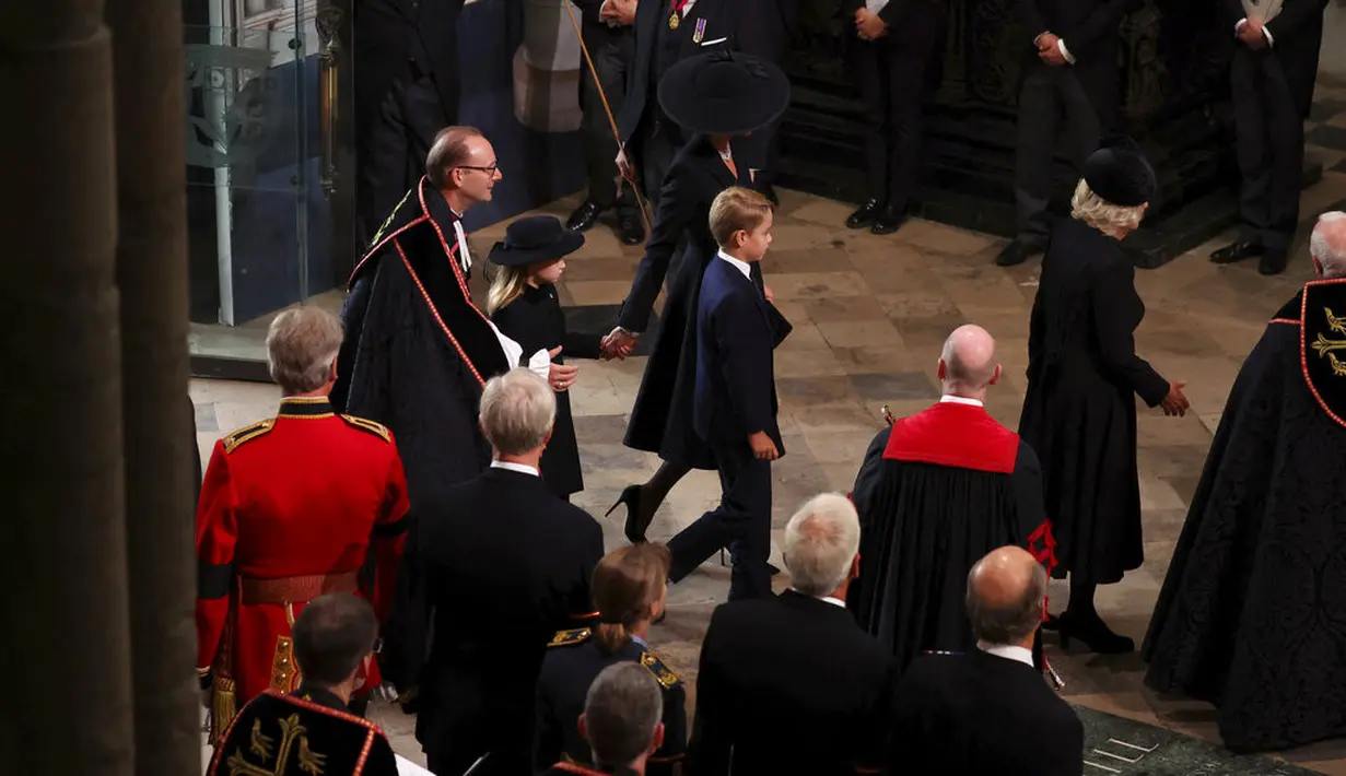 Wajah Sendu Pangeran George dan Putri Charlotte di Upacara Pemakaman ...