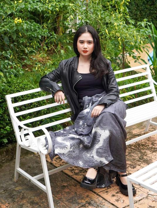 5 Potret Inspirasi Outfit Berkain ala Tissa Biani - Photo Fimela.com