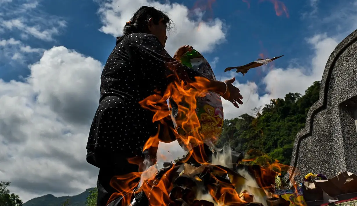 Festival Cheng Beng, Warga Tionghoa Banda Aceh Bersihkan Makam Leluhur ...