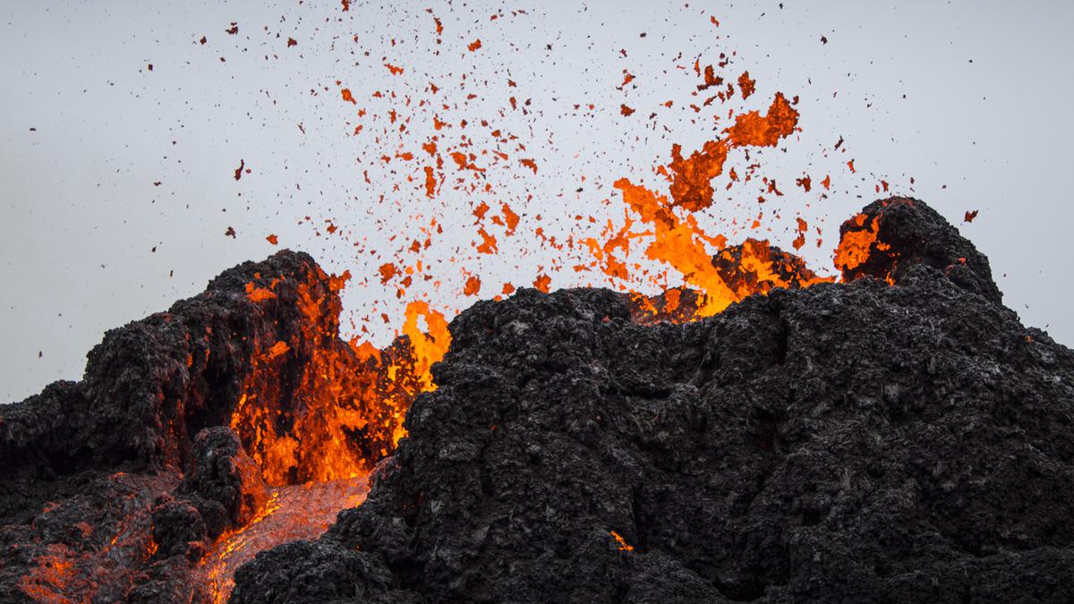 FOTO: Melihat Lebih Dekat Aliran Lahar Letusan Gunung Berapi di ...