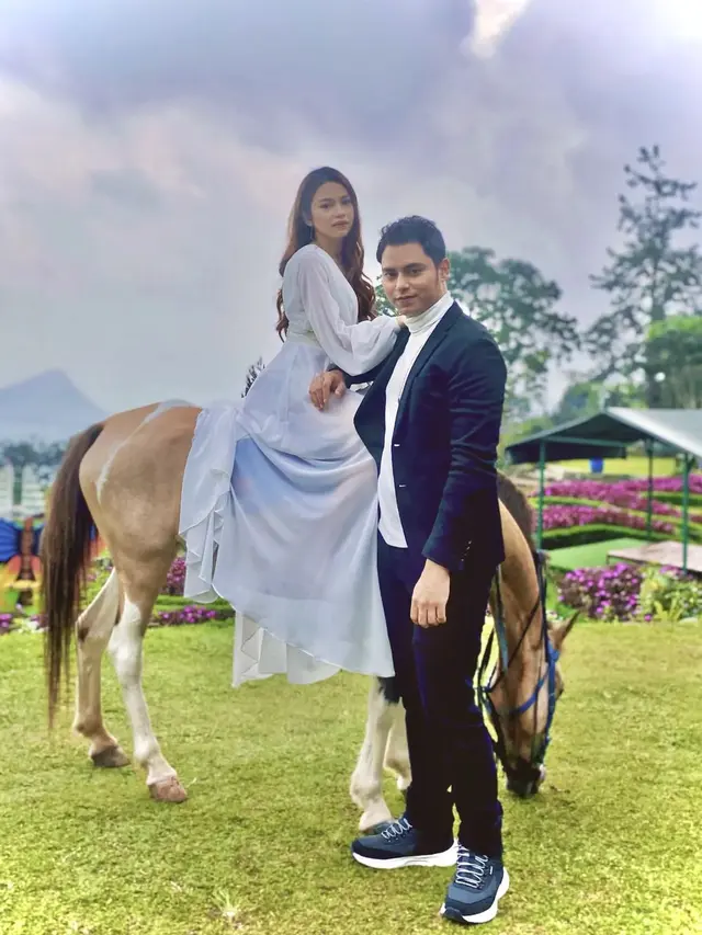 6 Potret Rara LIDA dan Pesulap Aladull yang Kian Romantis, Beda Usia ...