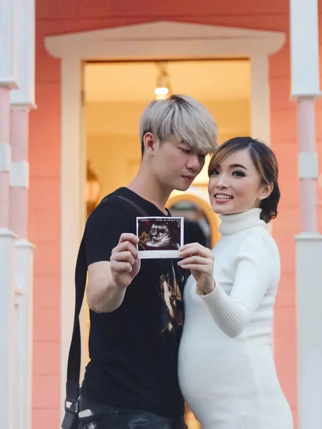 Hamil Anak Kedua, Angel Cherrybelle Ajak Warganet Main Tebak-tebakan - ShowBiz Liputan6.com