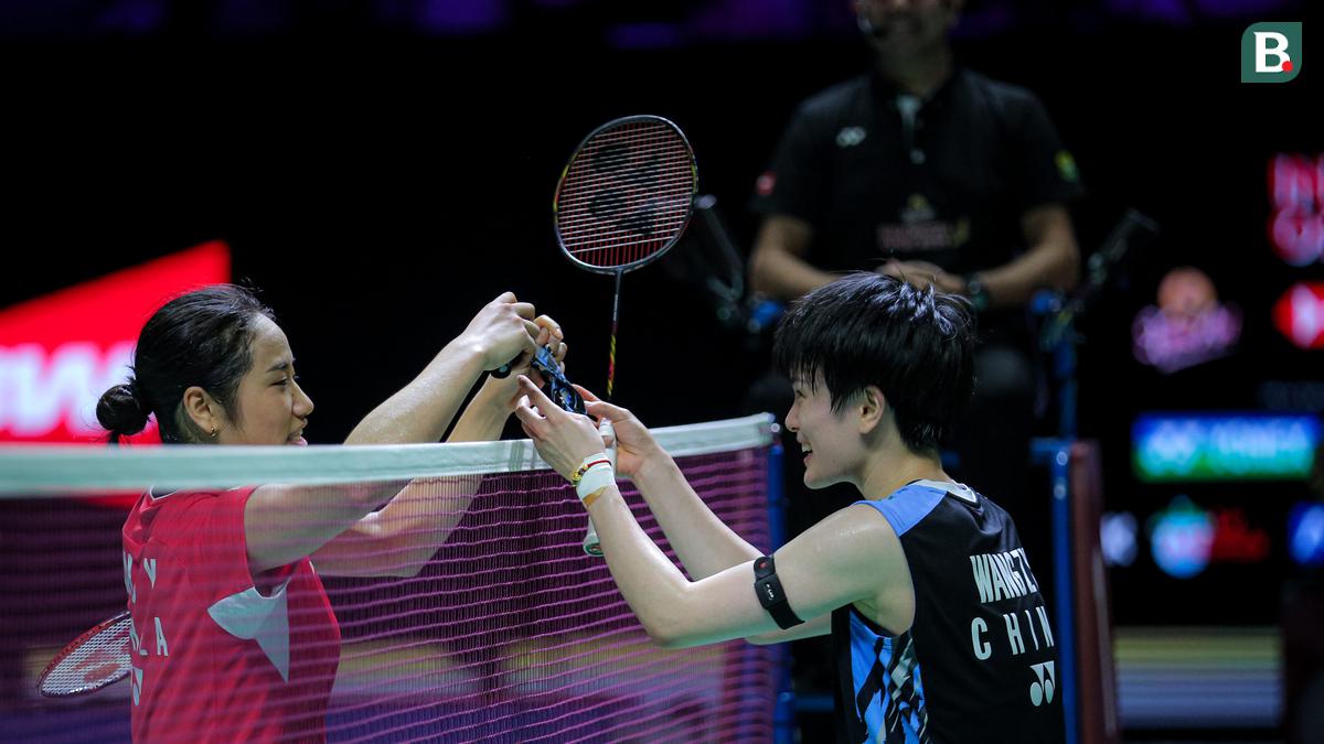 Foto: So Sweet! An Se Young dan Wang Zhi Yi Tukeran Bando setelah Laga Sengit di Semifinal ...