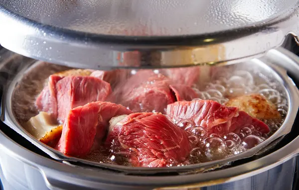 Review Film Jumbo: Plot Penuh Dinamika, Penokohan Solid Disempurnakan ...