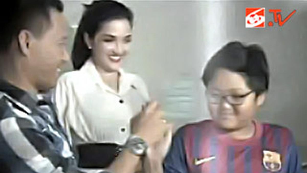 Banjir Hadiah di Ulang Tahun Azriel - ShowBiz Liputan6.com