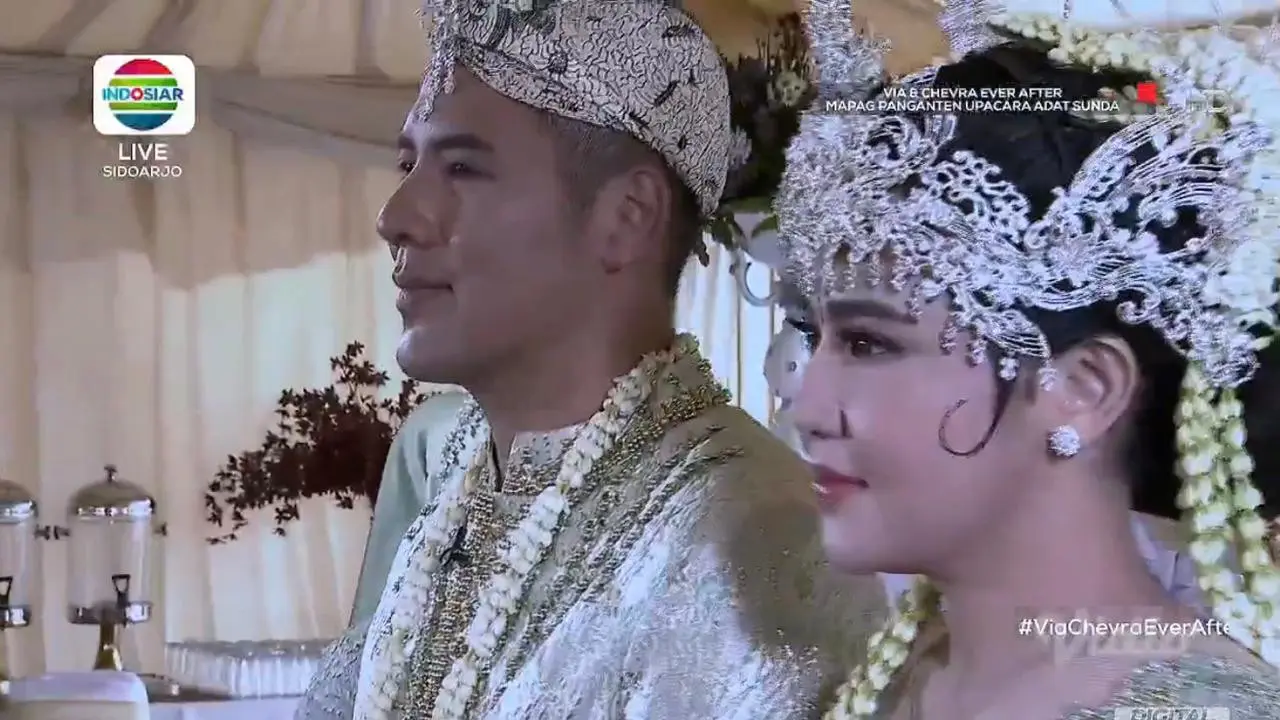 Mengenal Mapag Panganten, Tradisi Pernikahan Adat Sunda yang Dijalani ...