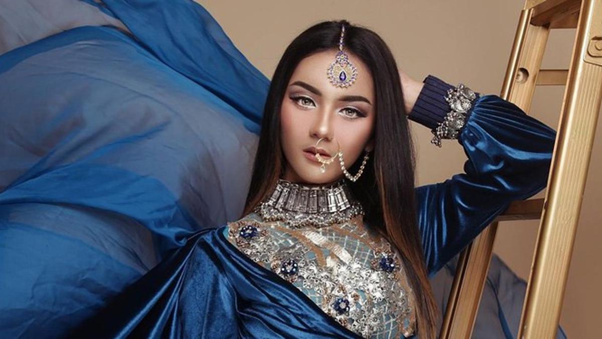 6 Gaya Pemotretan Ersya Aurelia dengan Tema Bollywood, Bikin Pangling ...