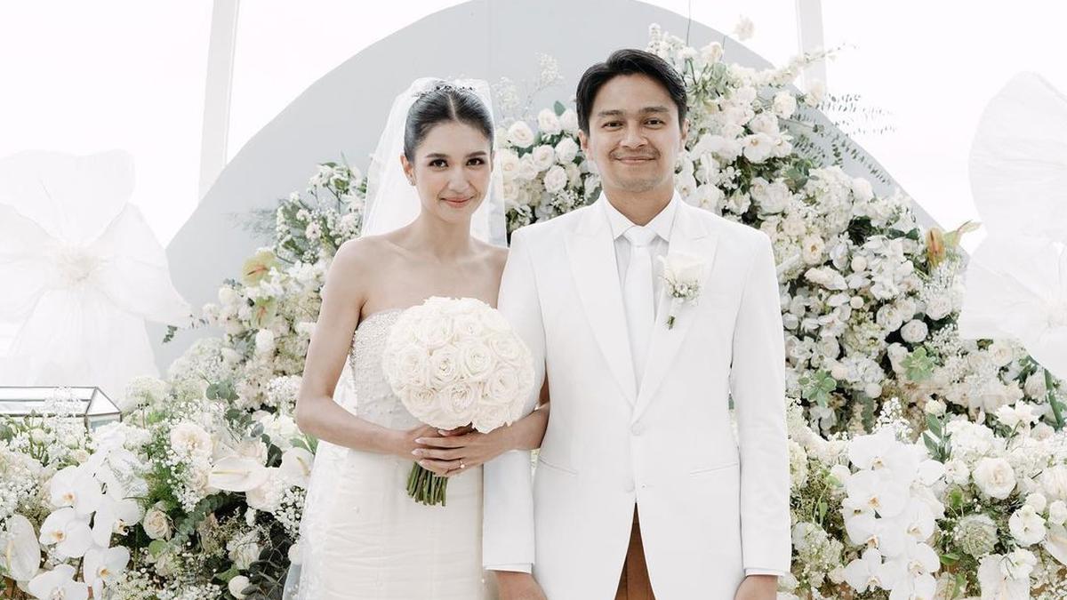 Selamat, Mikha Tambayong dan Deva Mahenra Telah Menikah di Bali ...