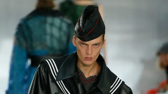 Fakta-Fakta Leon Deme, Model yang Viral karena Melotot di Paris Fashion ...