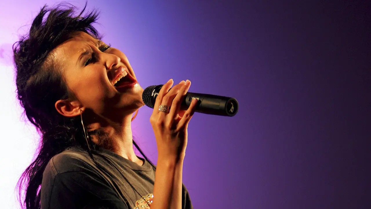 Coco Lee Sang Penyanyi A Love Before Time dan Dubber Mulan Meninggal ...