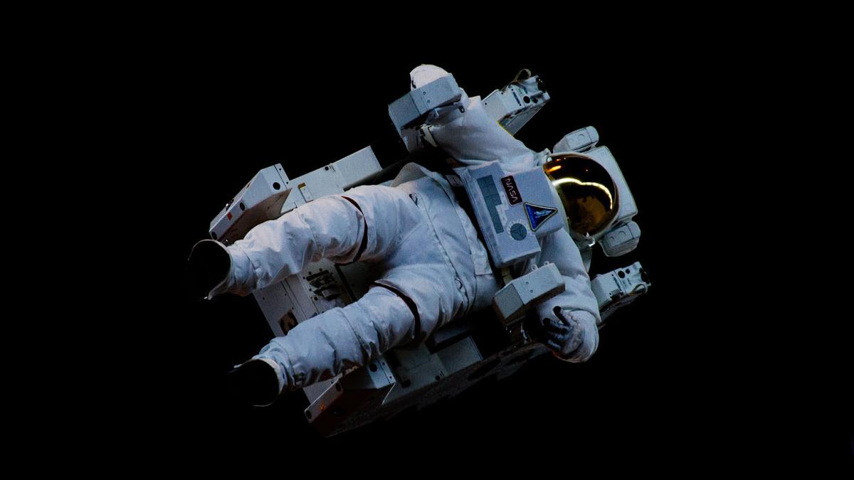 Cek Fakta: Ini Bukan Video Astronot Austria Lompat dari Pesawat Luar ...