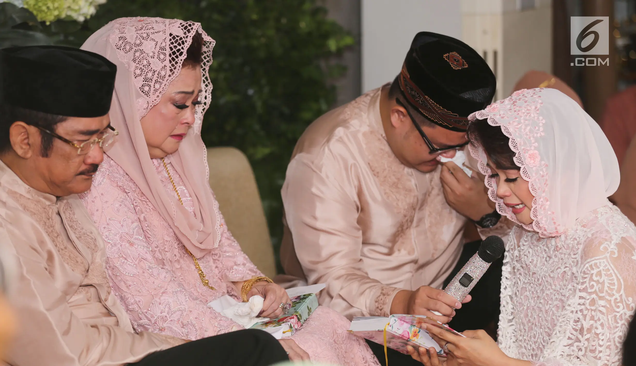 PHOTO: Potret Sheza Idris saat Jalani Pengajian Pernikahan - Foto ...