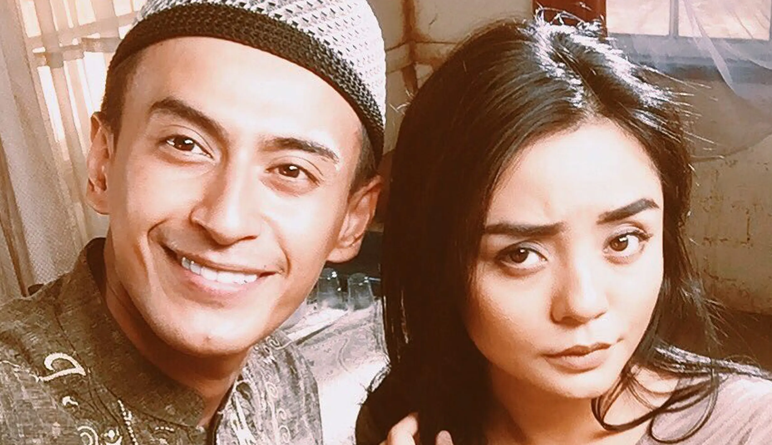 FOTO: Deretan Momen Mesra Gita Sinaga dan Habibi Hood, Serasi Banget ...