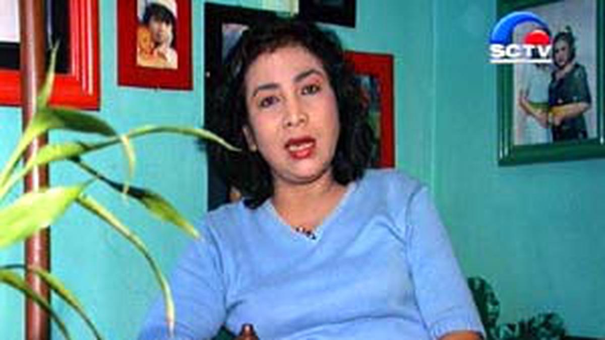 Susi: Lima Tahun Jadi Patung - ShowBiz Liputan6.com