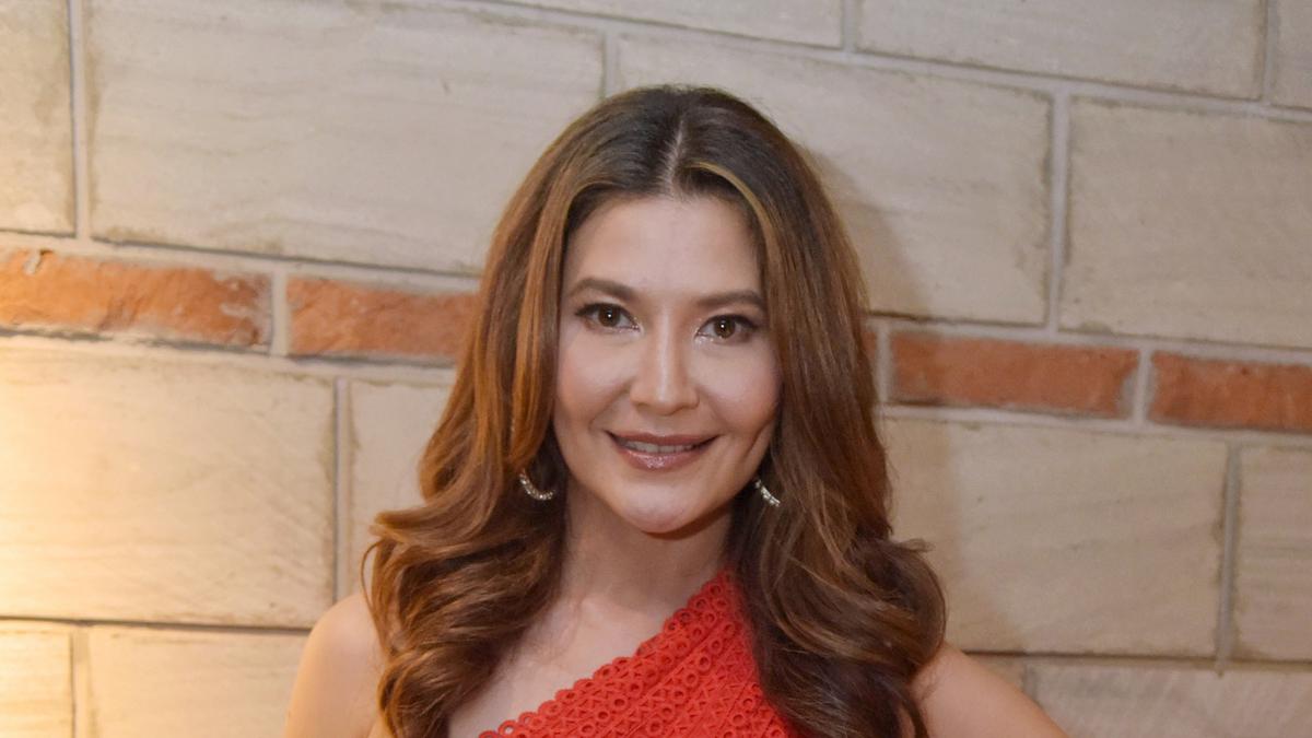 Tamara Bleszynski Ziarah ke Makam Bung Karno - ShowBiz Liputan6.com