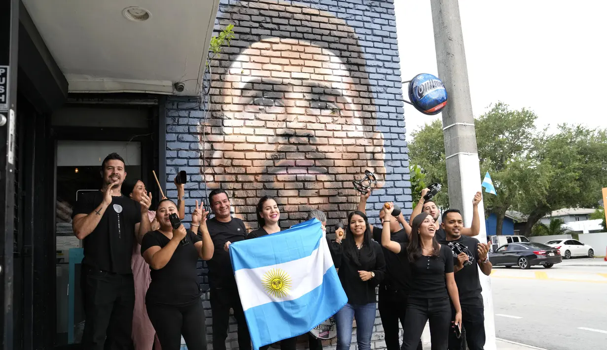 Penampakan Mural Lionel Messi Usai Resmi Gabung Inter Miami - Foto ...