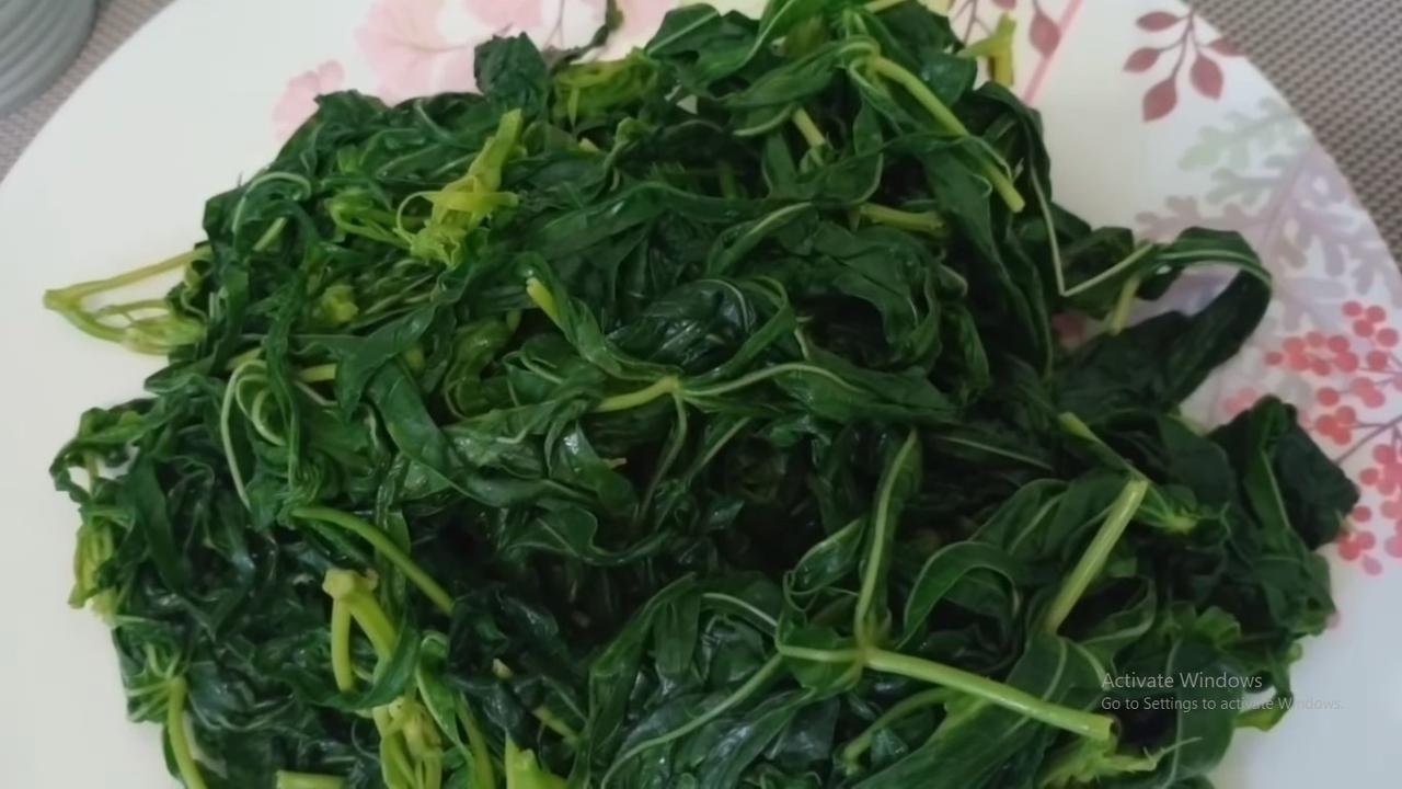 Cara Merebus Daun Singkong ala Rumah Makan Padang, Dijamin Empuk dan ...