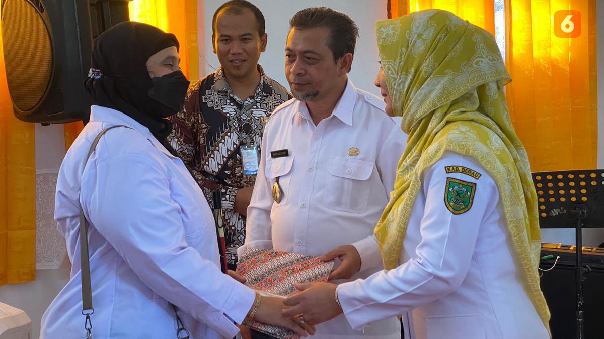 Bahagianya Wanita Tunanetra Berusia 45 Tahun Di Kabupaten Berau Bisa