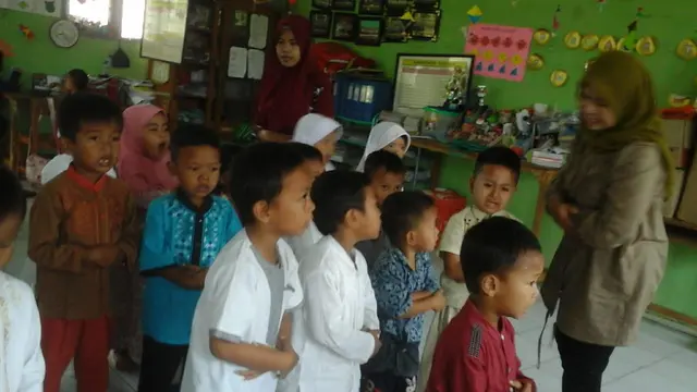 SD Darmono Dirikan Sekolah Gratis di Tanjung Lesung - News Liputan6.com