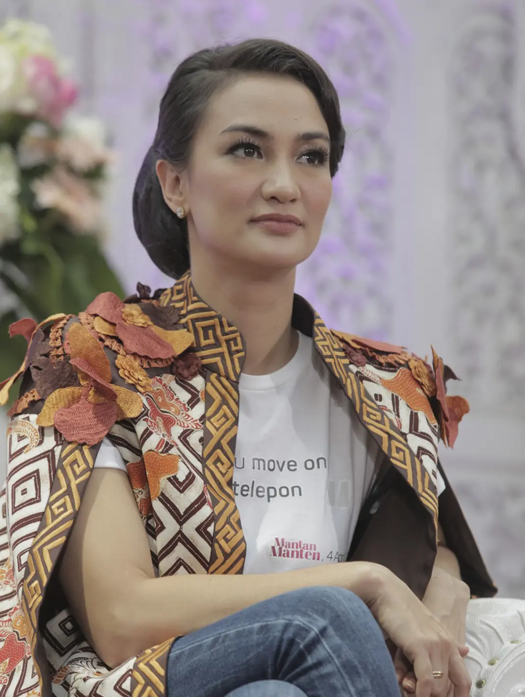 FOTO: Cantiknya Atiqah Hasiholan Saat Screening Film Mantan Manten ...