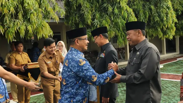 Birokrat Inspiratif Sederhana, Eman Suherman Raih Dukungan Warga Maju Pilbup Majalengka 2024 ...
