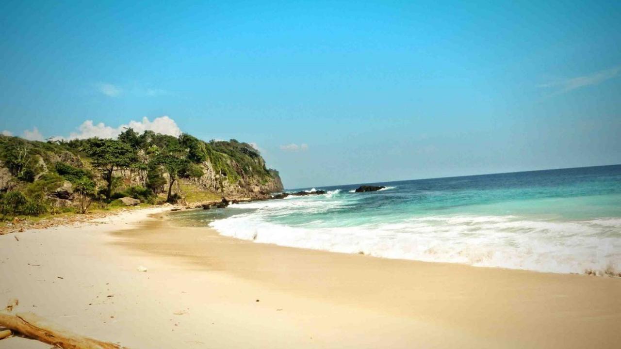 Pesona Pulau Sangiang, Destinasi Healing Cantik di Banten