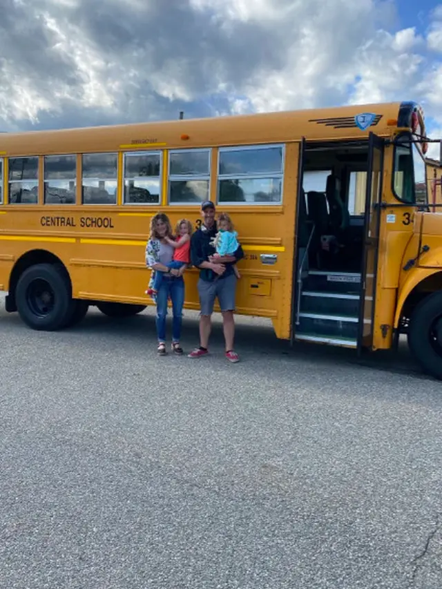 Pasangan Ini Sulap Bus Tua Jadi Rumah Berjalan untuk Keliling Dunia - Citizen6 Liputan6.com