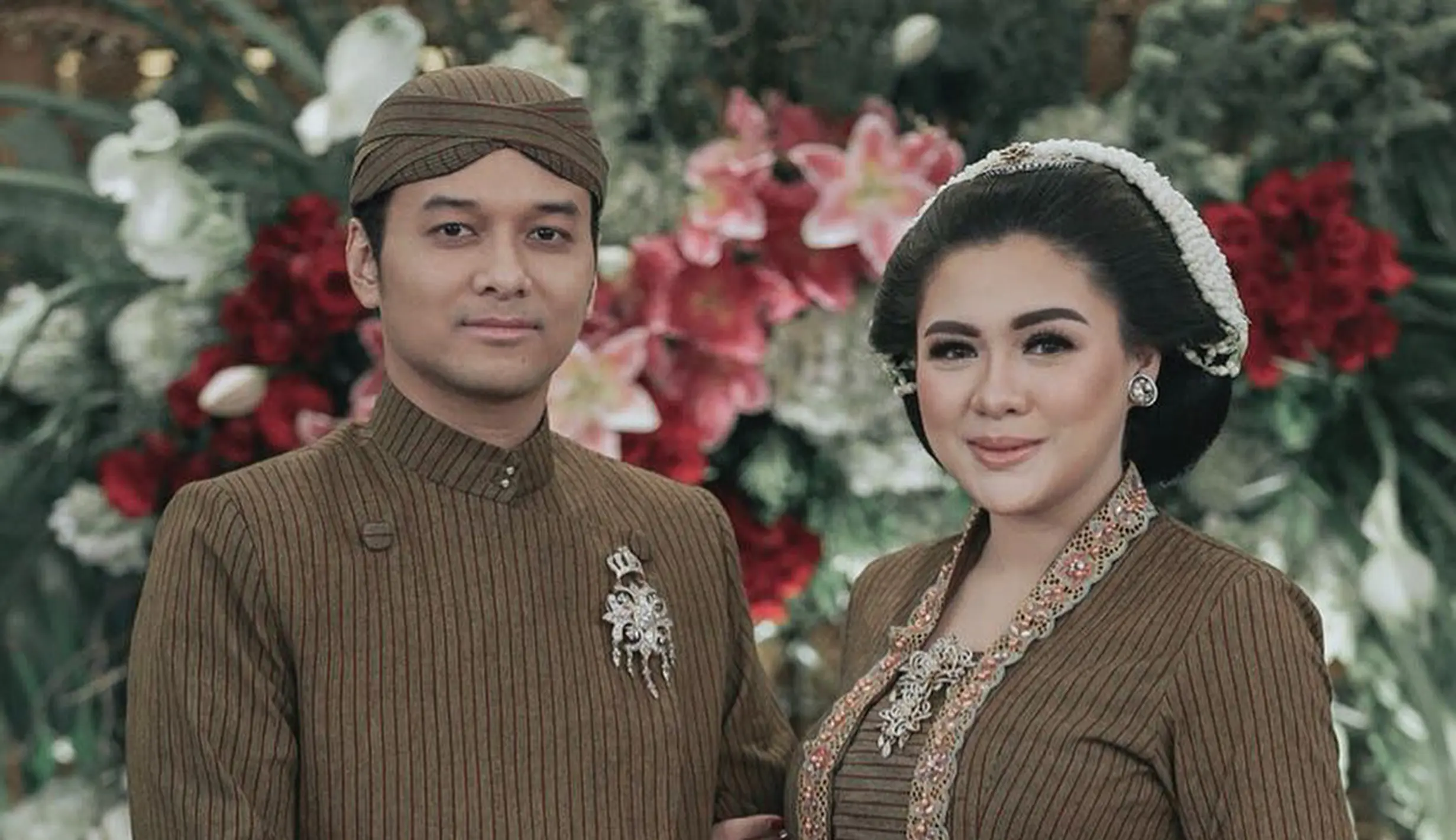 6 Inspirasi Kebaya 7 Bulanan Kehamilan dari Artis, Aurel Hermansyah hingga Jessica MIla - Photo ...