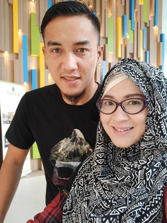 Okie Agustina Kecam Akun yang Sebar Fitnah Lewat Foto Gunawan Dwi Cahyo Bersama Wanita Lain: Itu ...