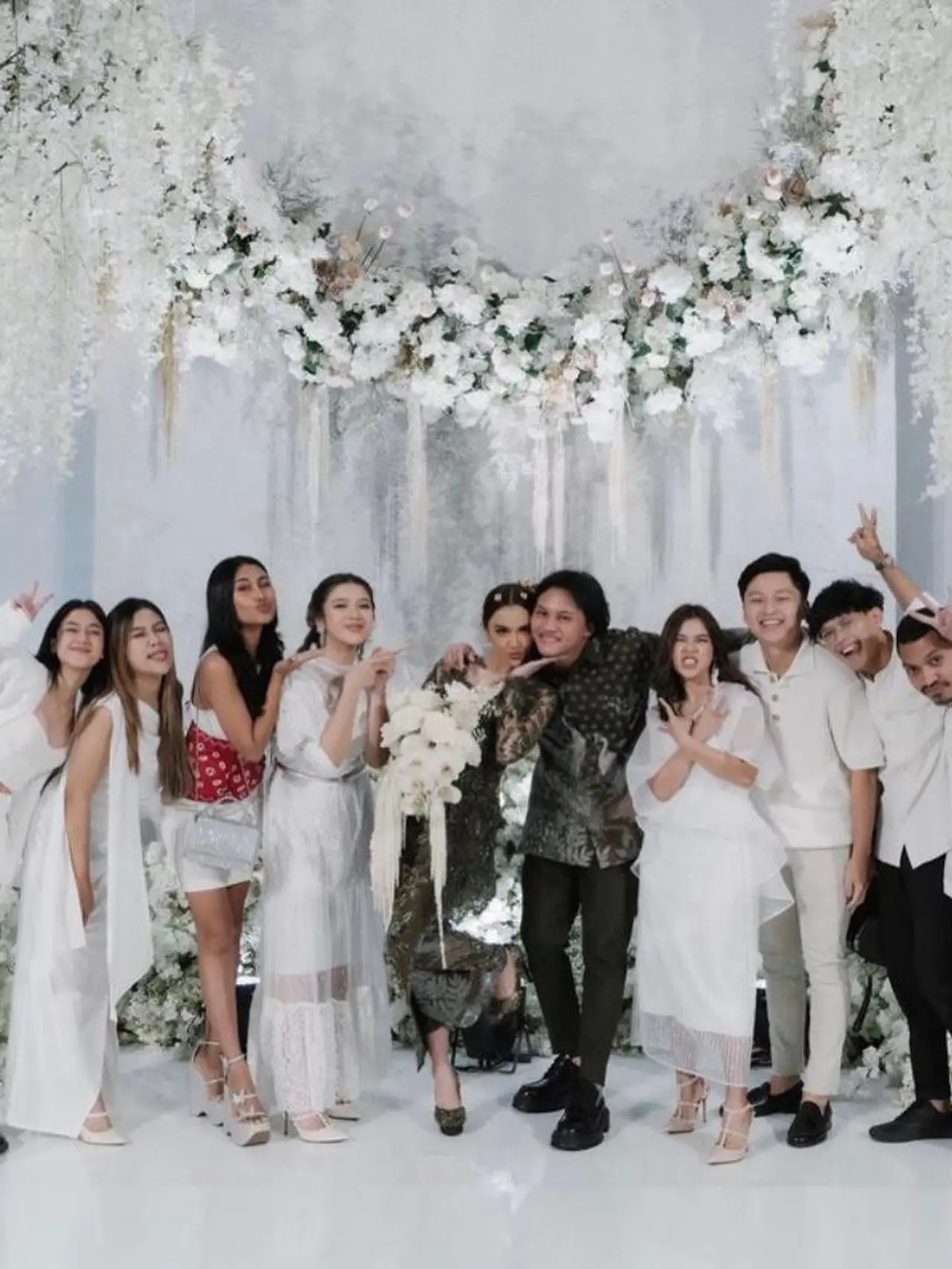 Dandanan Tiara Andini Hadiri Pertunangan Rizky Febian dan Mahalini ...