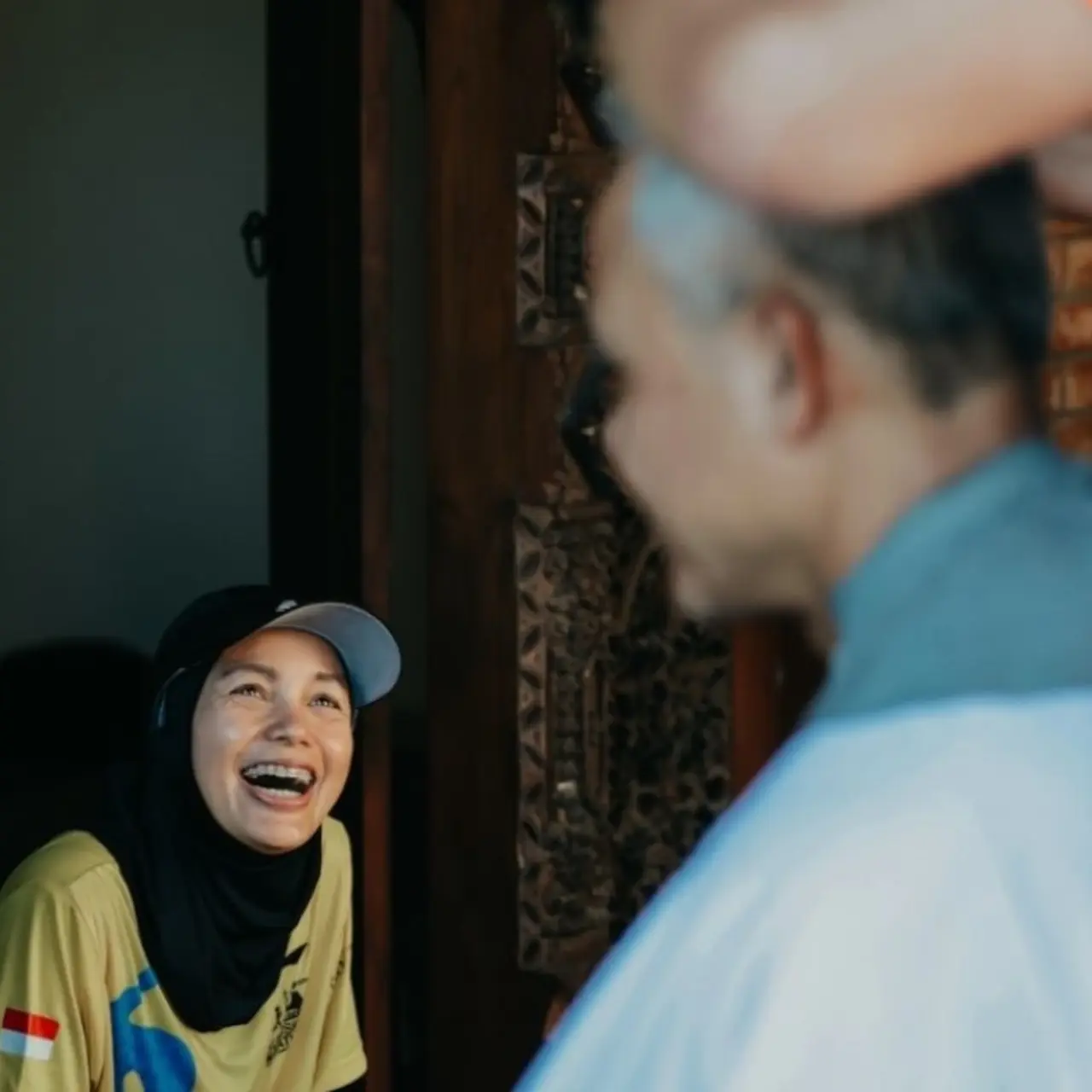 Ganjar Pranowo Panggil Tukang Cukur ke Rumah, Gaya Rambut Barunya ...