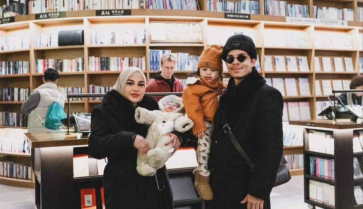 6 Outfit Aurel Hermansyah saat di Korea Selatan, Tampil Stylish Meski Dirujak - Photo Fimela.com