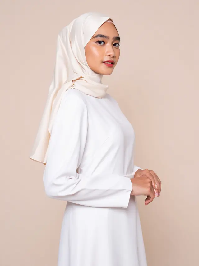 9 Model Gamis Satin Polos dengan Potongan A-line, Tampil Elegan dan ...