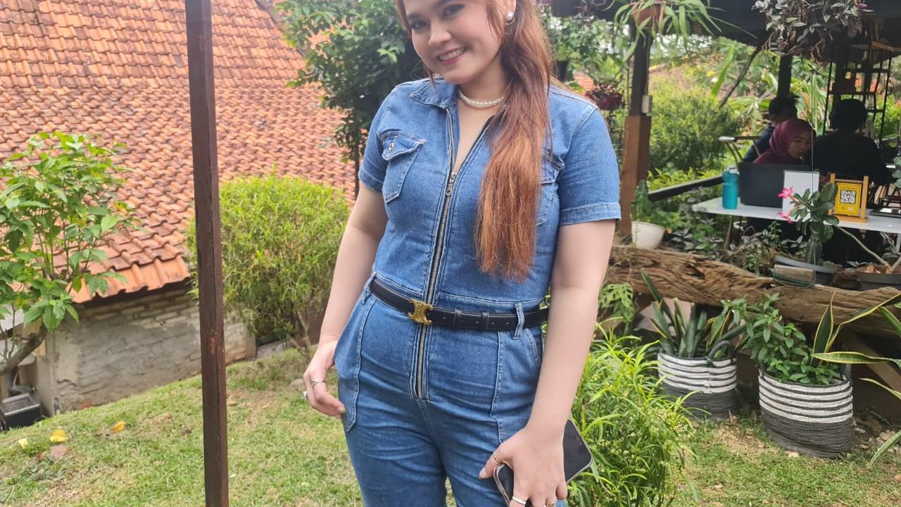 Tya Permata Bahas Suami Jarang Pulang ke Rumah Melalui Lagu Terlalu ...