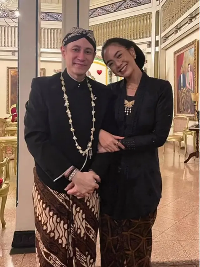 Viral di Tiktok, Gaya Ayu Kekinian Rania Maheswari Yamin di Kirab Pusaka Malam Satu Suro Jadi ...