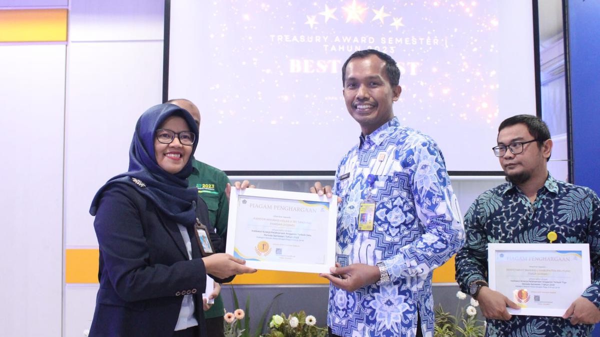 Raih Dua Penghargaan Sekaligus, Kantor Imigrasi Tanjungpandan Optimalkan Pelayanan - Regional ...