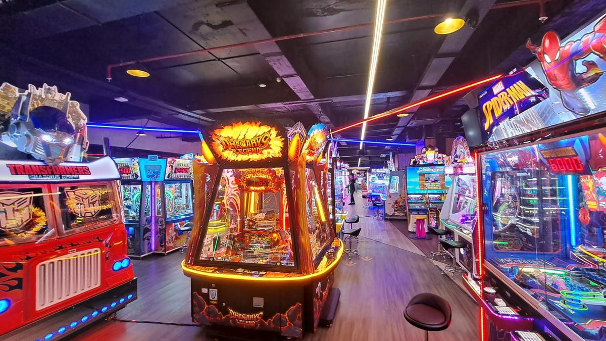 Game Center Lisensi Singapura Baru Buka di Tangerang, Rudi Salim dan ...