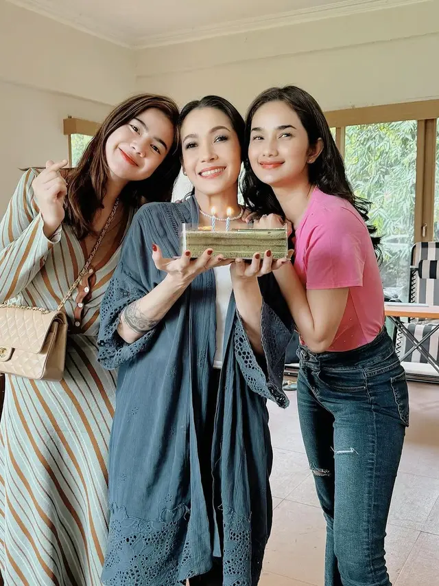 11 Tahun Menikah, Ini 6 Potret Faby Marcelia Akui Sudah Cerai dari Revand Narya - Hot Liputan6.com