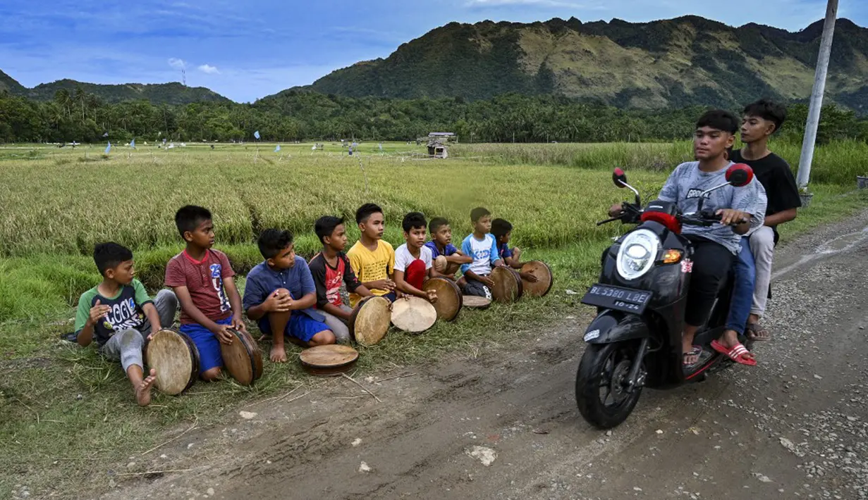 FOTO: Melihat Anak-Anak Aceh Bermain Tari Rapa'i Geleng - Foto Liputan6.com