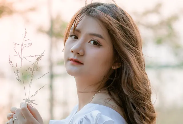 4 Makna Bunga Pada Kebaya Lesti Kejora di Serangkaian Acara ...