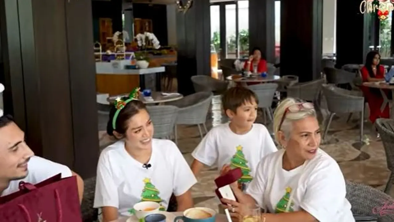 6 Potret Kebersamaan Jessica Iskandar dan Ibu Mertua, Penuh Kehangatan - Hot Liputan6.com