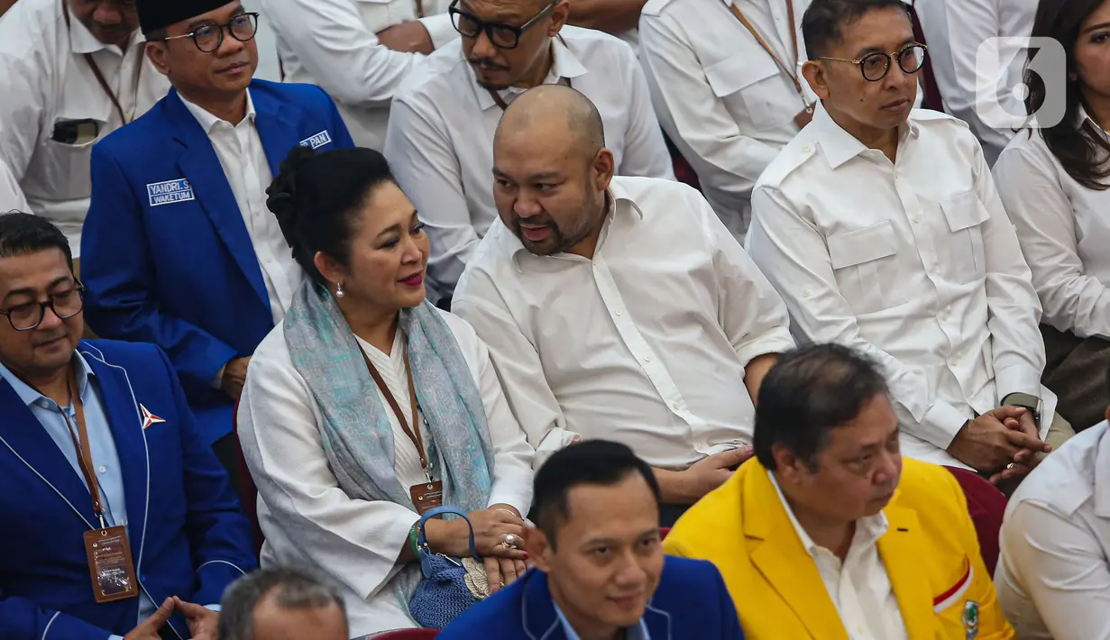 Kenakan Busana Senada, Titiek Soeharto dan Didiet Hediprasetyo Hadiri ...