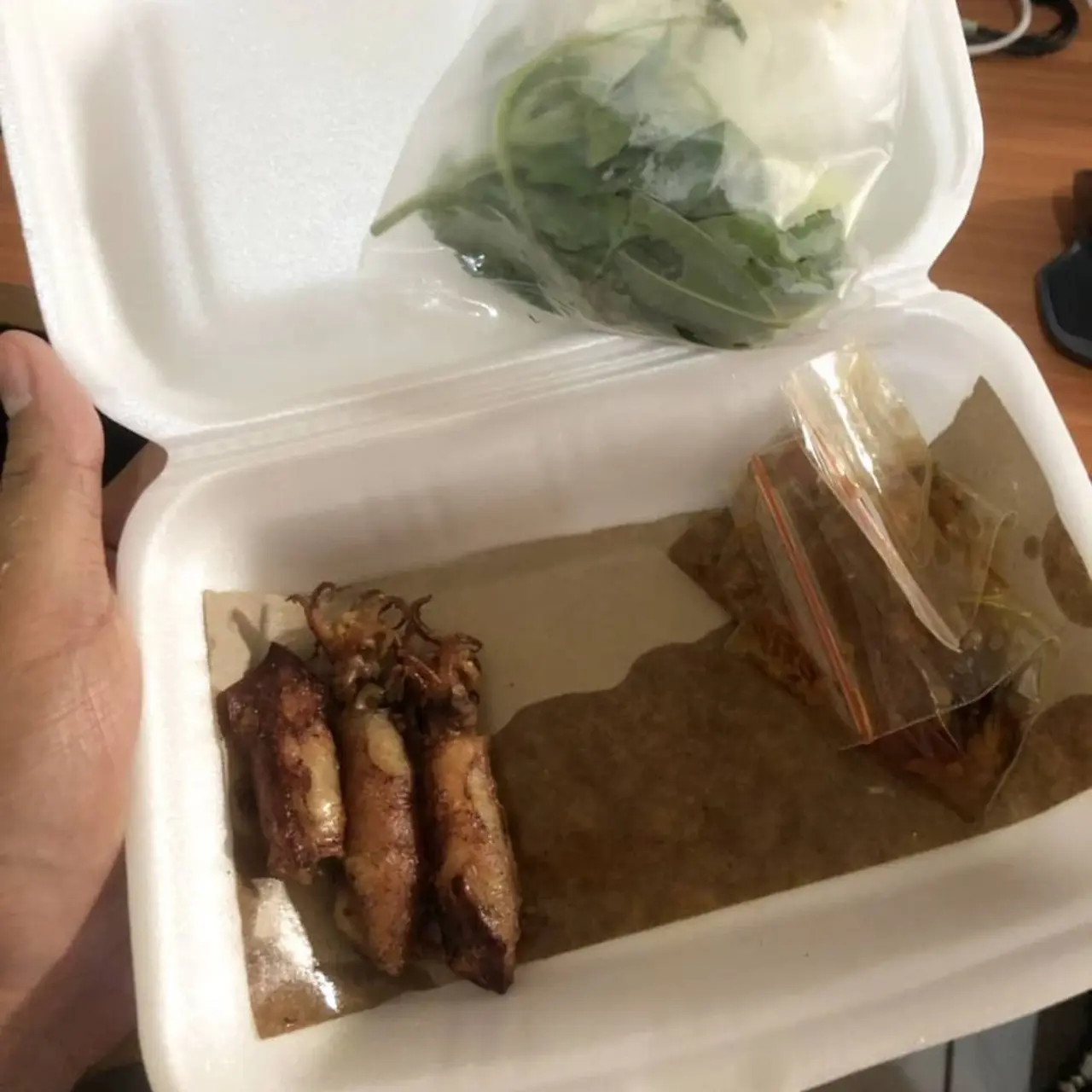 6 Potret Makanan Porsi Sedikit Ini Bikin Senyum Tipis, Jauh dari ...