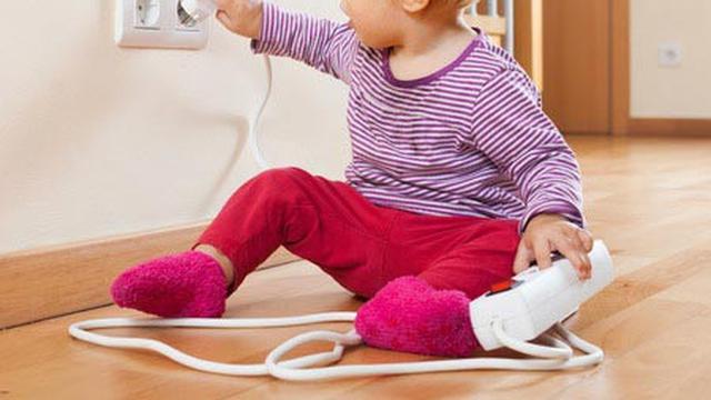 Pertolongan Pertama pada Korban Tersengat Listrik, Harus Hati-hati - Hot Liputan6.com