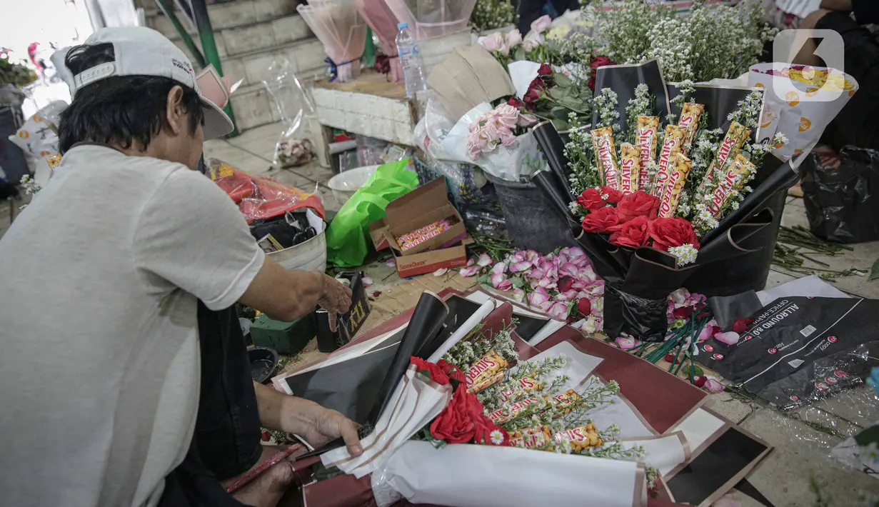 FOTO: Penjualan Bunga Buket di Hari Valentine Alami Penurunan - Foto ...